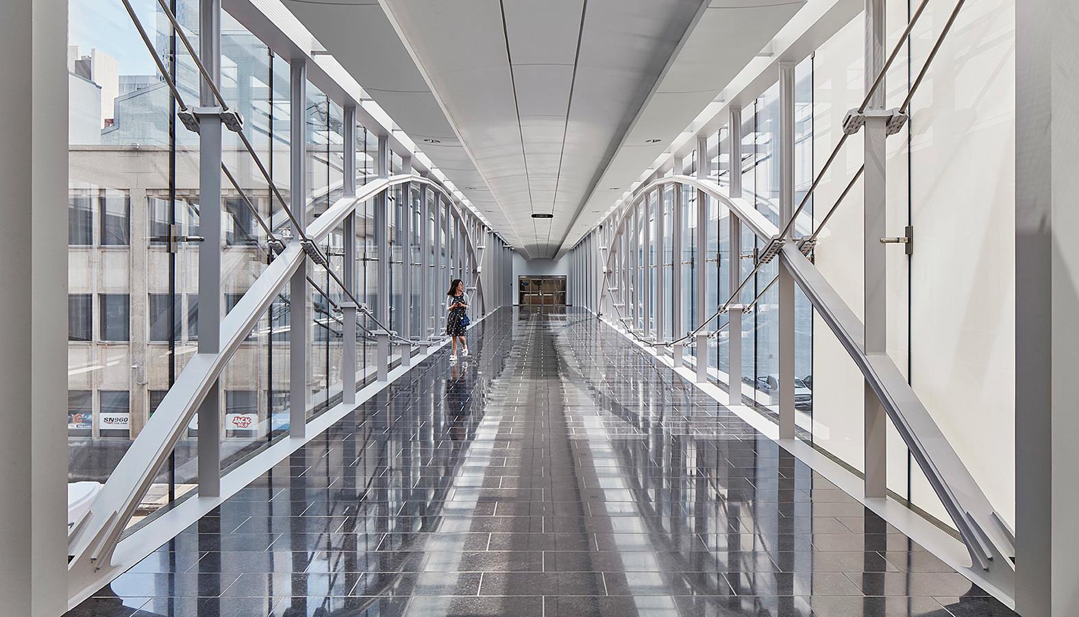 707 Fifth Pedestrian Bridge Wins Structural Engineering Award – SOM
