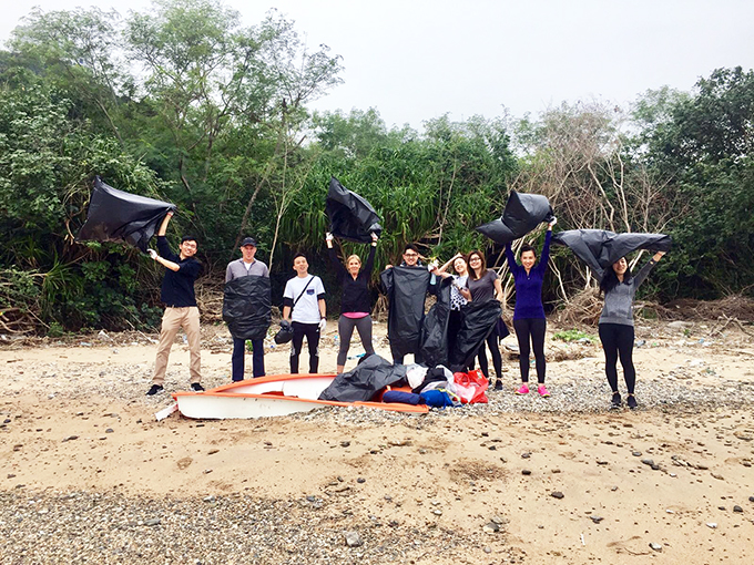 Cleaning Up Hong Kong's Coastline – SOM