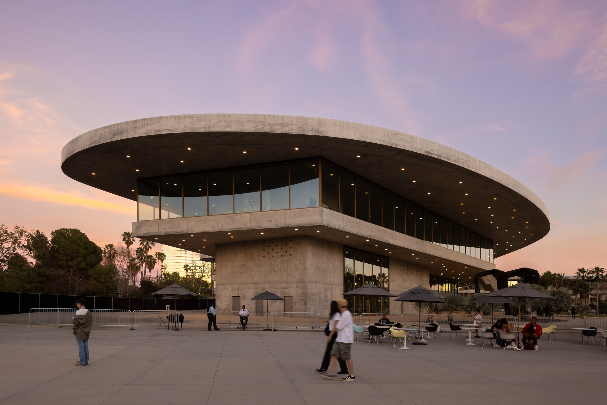 SOM and Atelier Peter Zumthor Complete David Geffen Galleries at LACMA ...